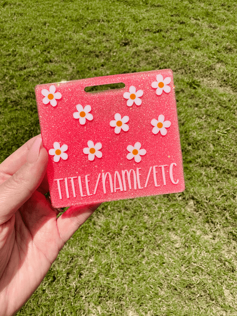 Daisy Print Badge Buddy | SparklesnMoreCo